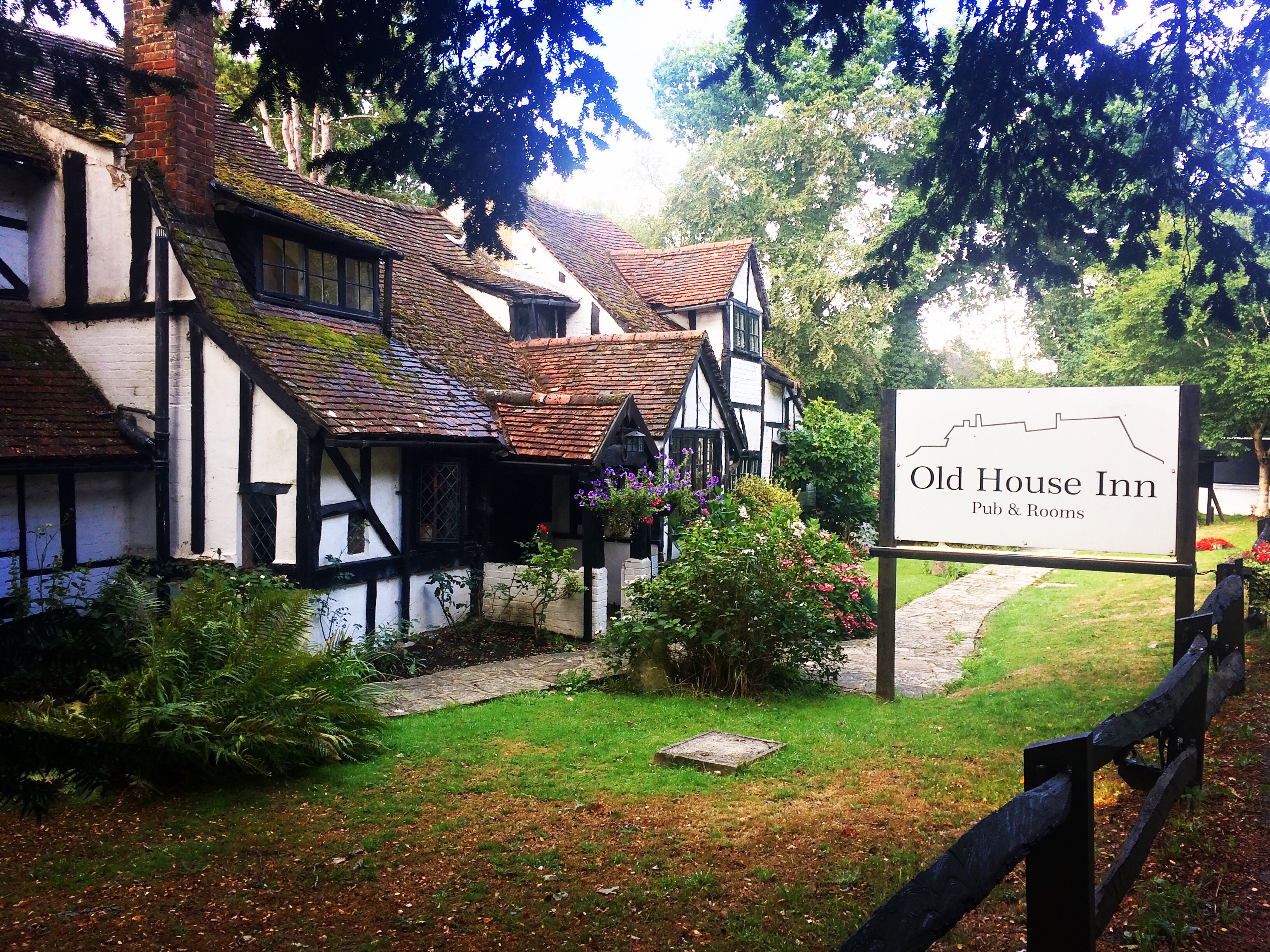 The Old House Inn: A Country Retreat Perfect for Gatwick Stopovers ...