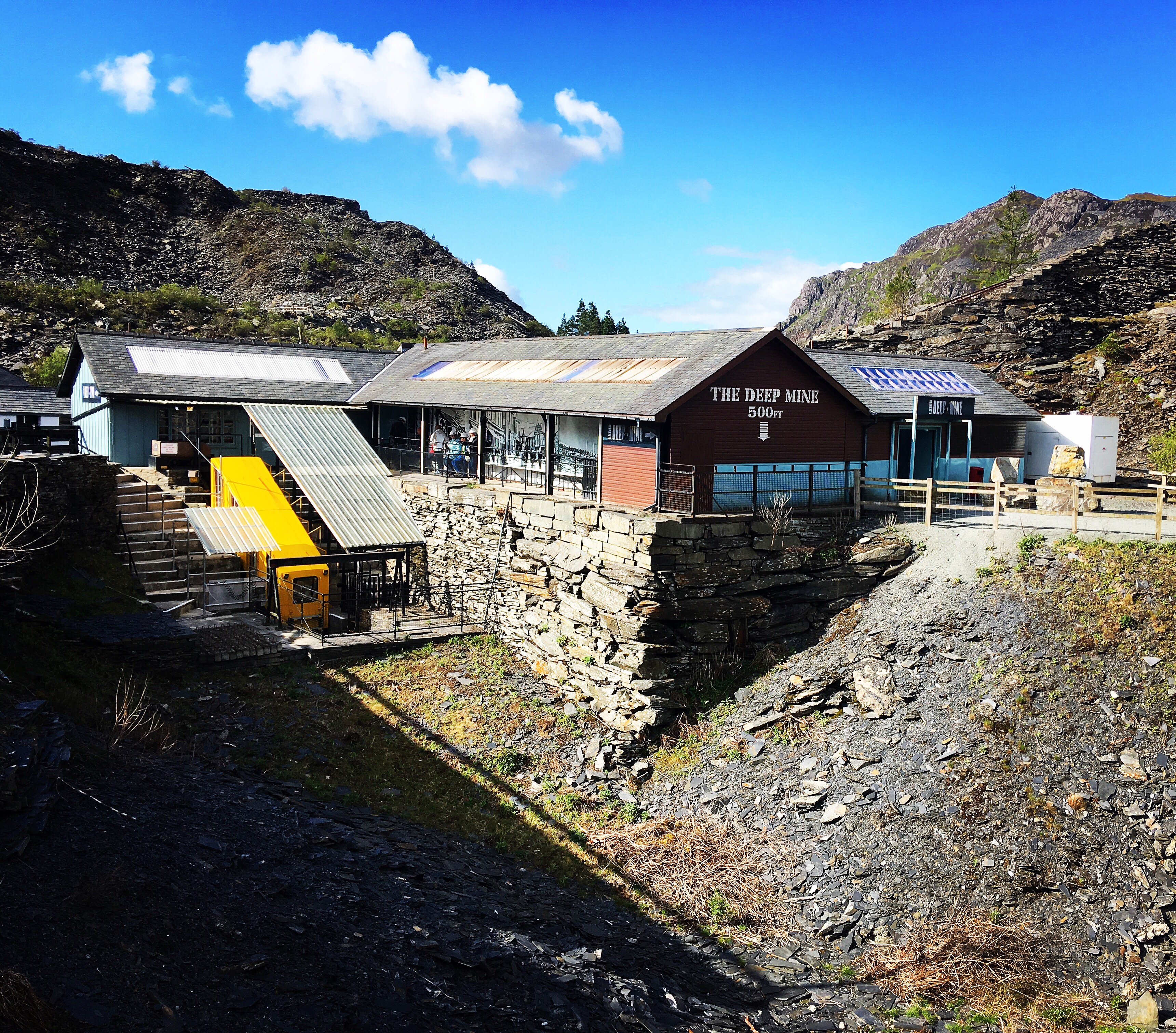 Review: Glamping at Slate Mountain, North Wales - jugglingonrollerskates